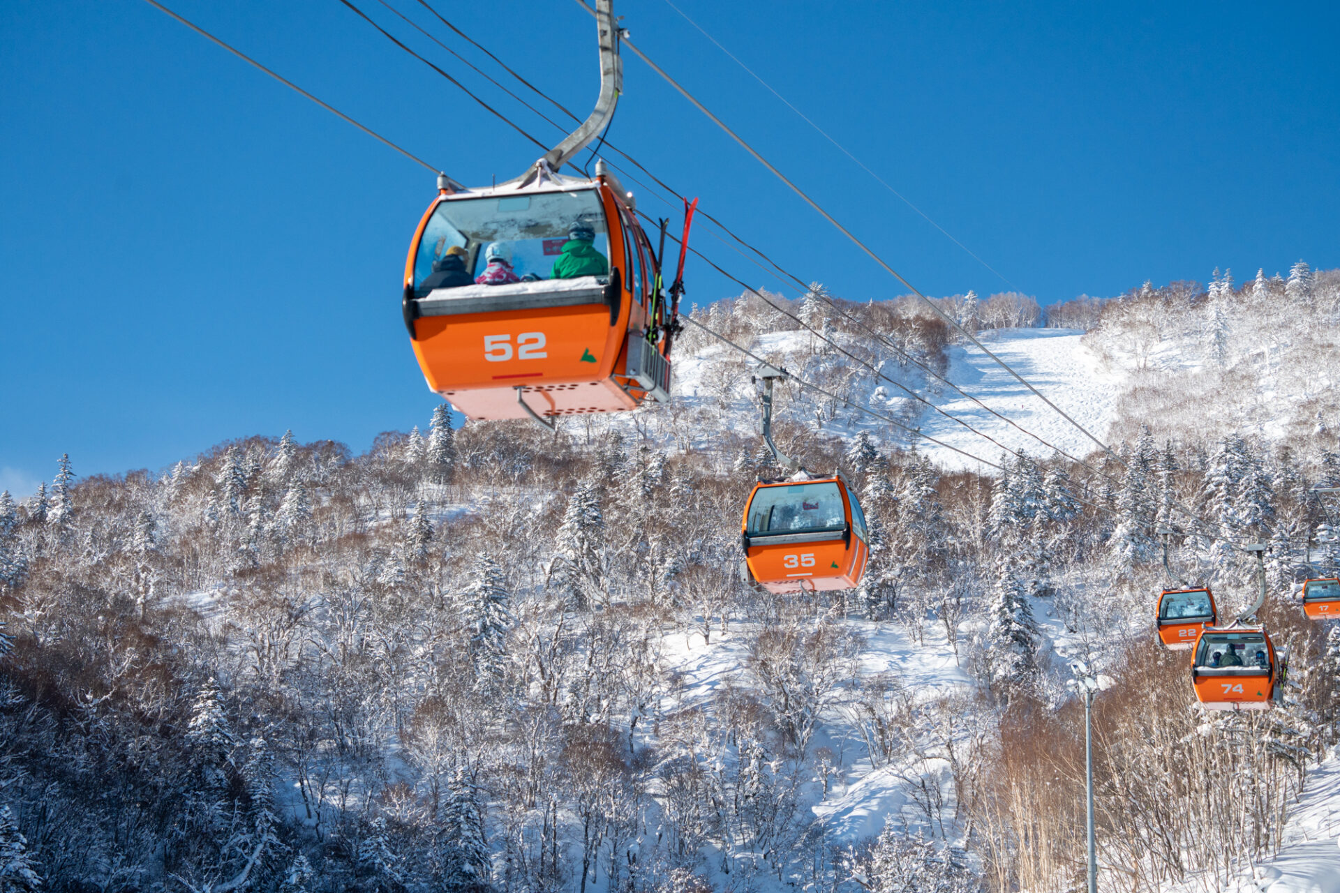 SAPPORO KOKUSAI - POWDER SNOW HOKKAIDO