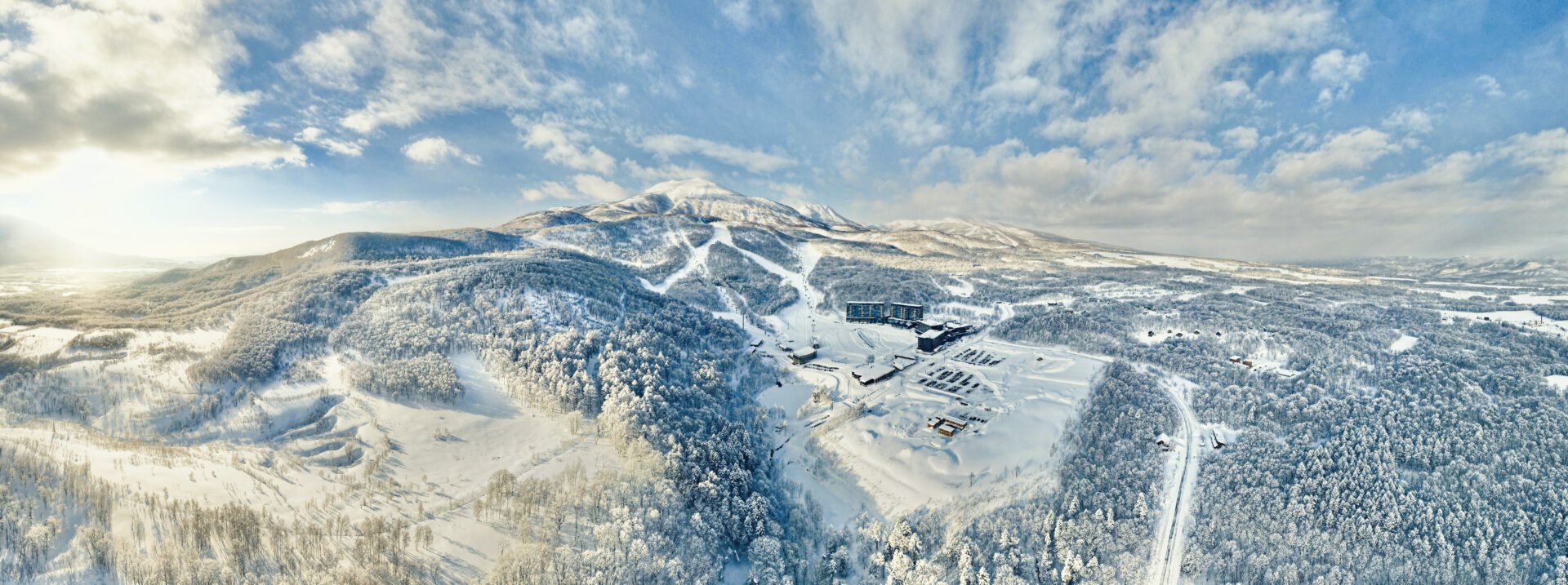 Niseko Hanazono Resort - POWDER SNOW HOKKAIDO