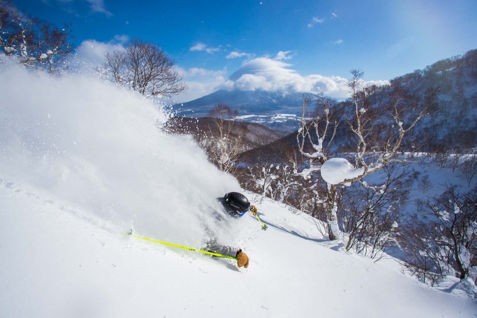POWDER SNOW HOKKAIDO - Japanese skiing & snowboarding destinations.