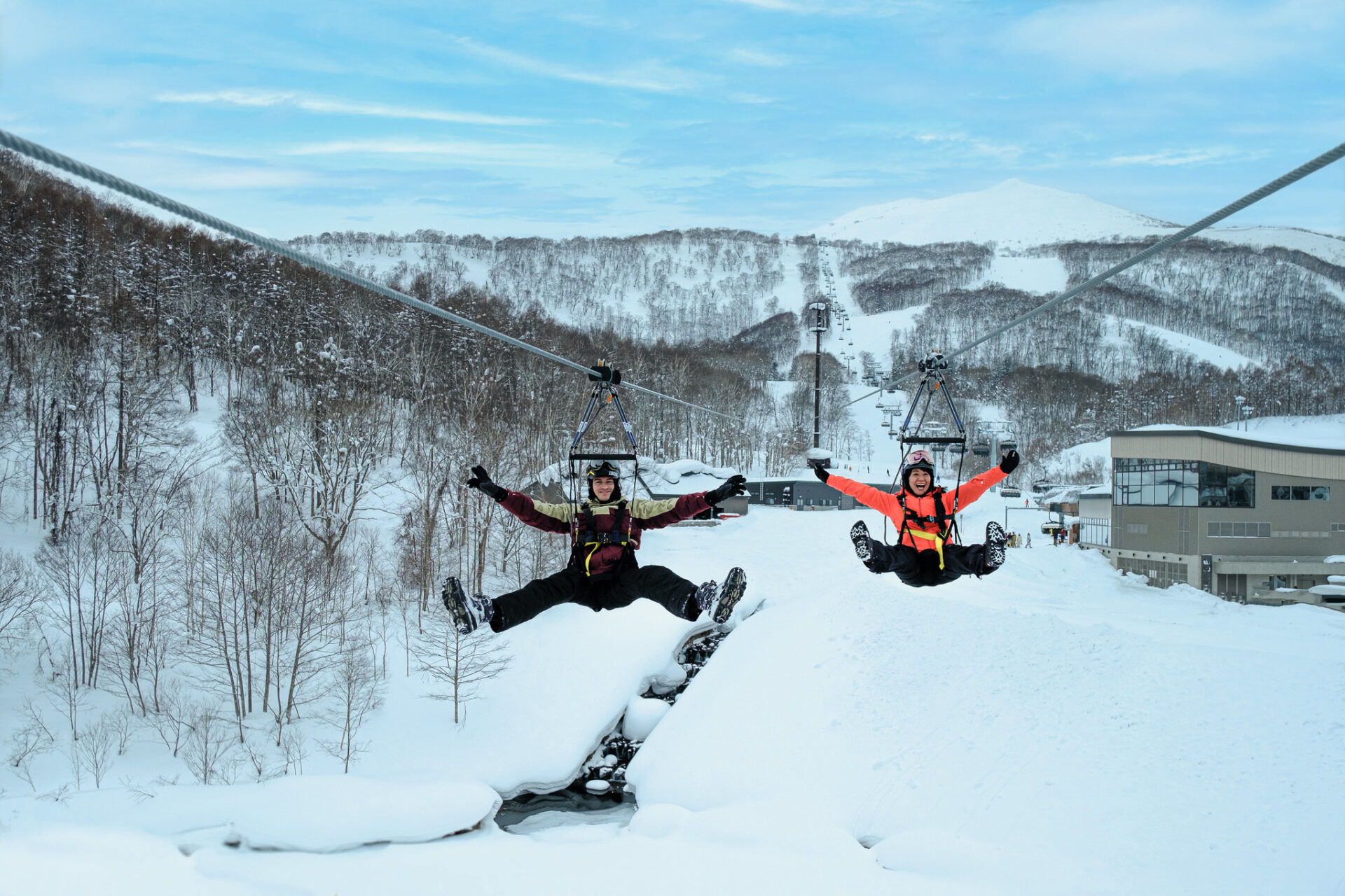 Niseko Hanazono Resort - POWDER SNOW HOKKAIDO
